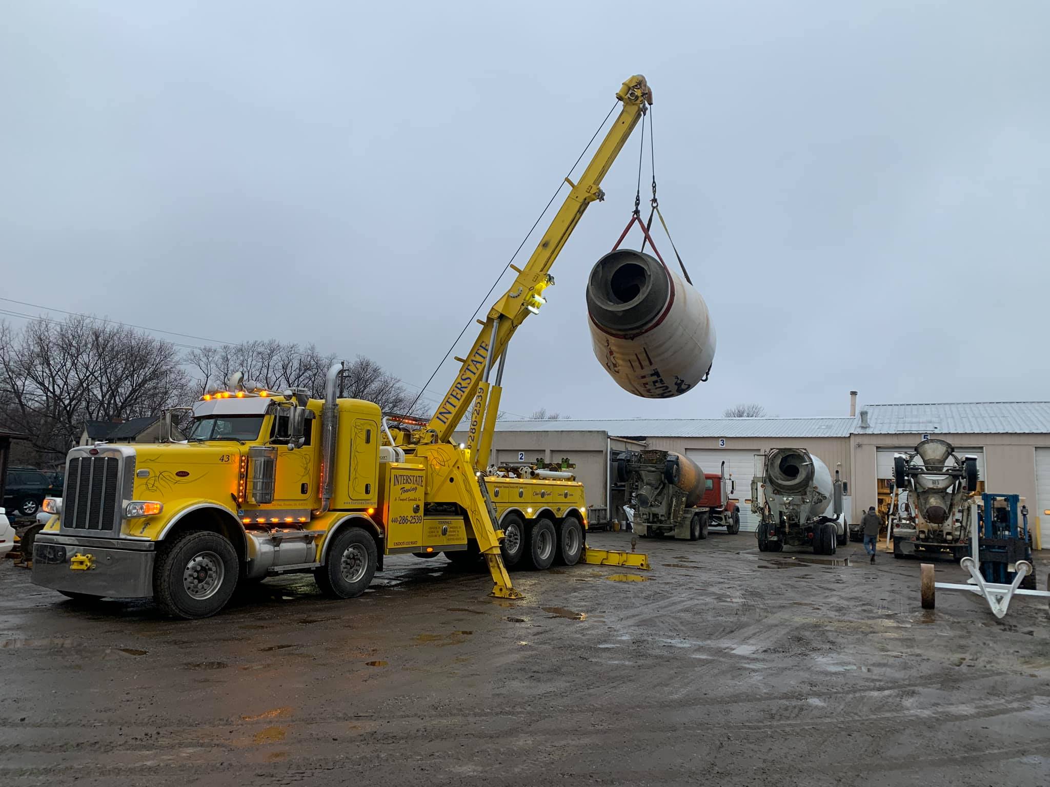 Semi Truck Decking & Un-Decking Service | Interstate Towing & Transport ...